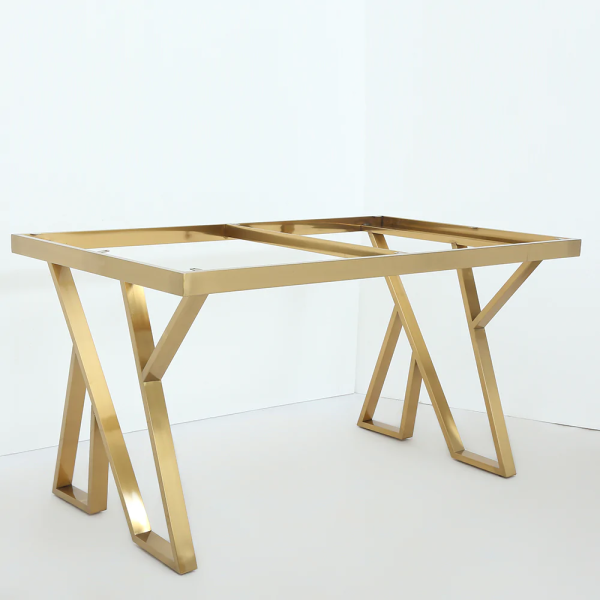 Ace dining table - Shopps.In
